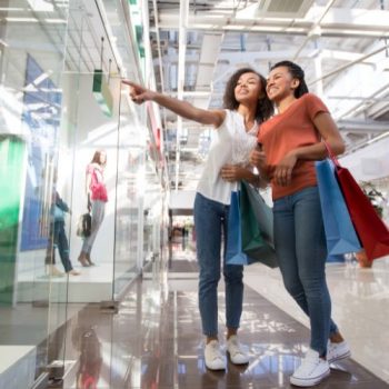 Conheça 7 tipos de lojas em shopping